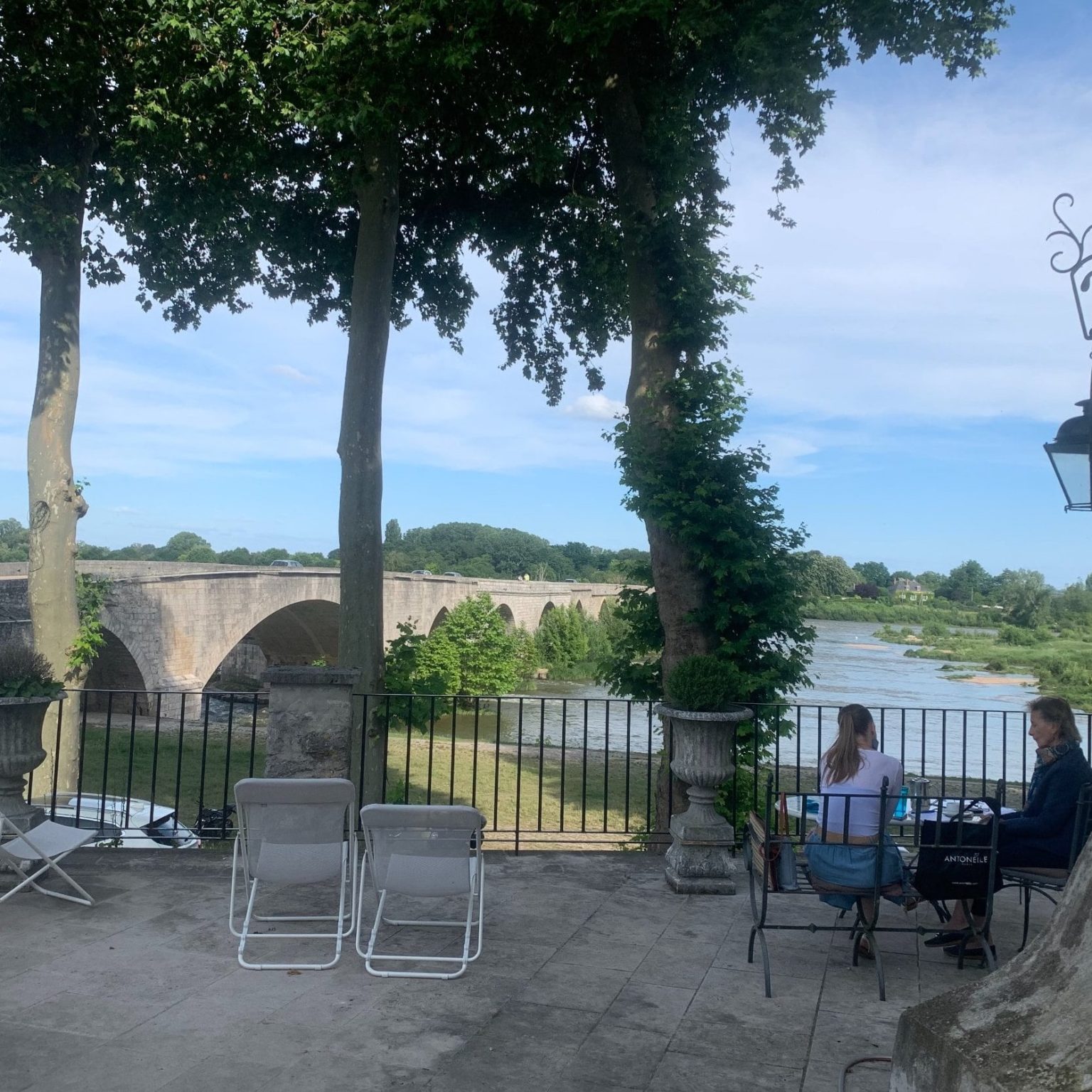 Restaurant Beaugency La rôtisserie des moines | Grand Hôtel de l'Abbaye ...